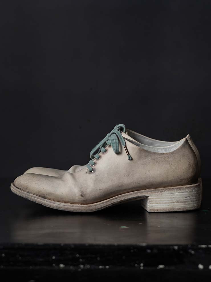 EMATYTEMENS Horse Leather Culatta Stone Washed Shoes / BONE